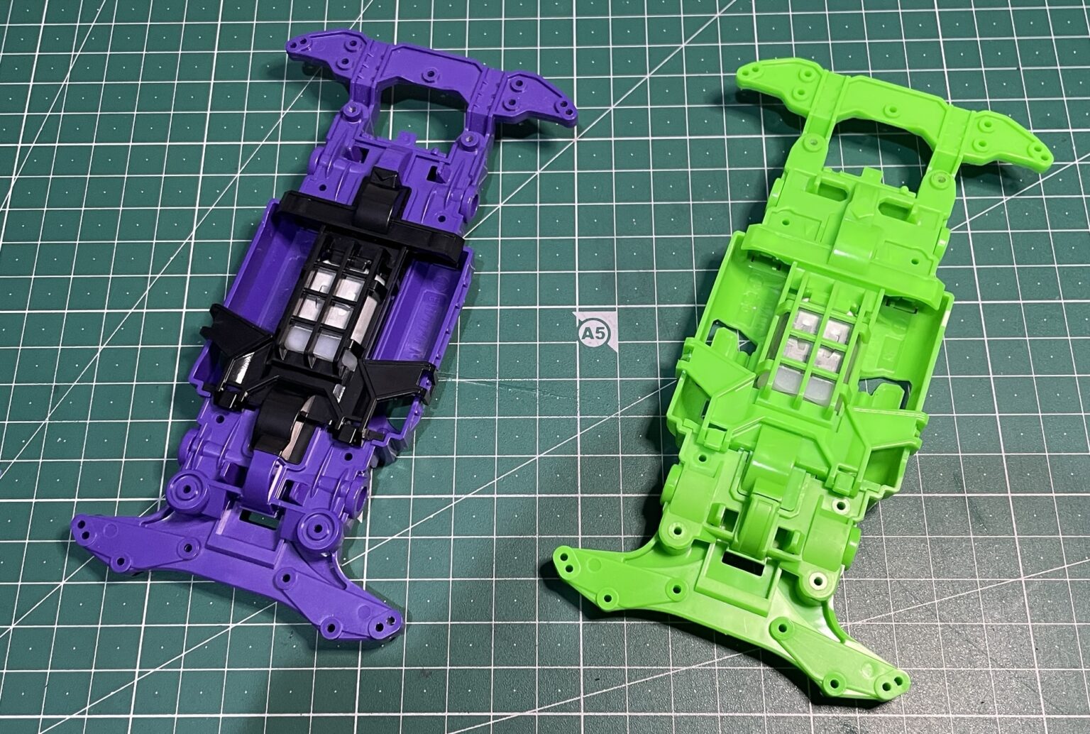 【ミニ四駆】MSフレキってどう作るの？？基本的な加工をマスターしよう☆ | リオンチャンネル〜大人の遊び場〜